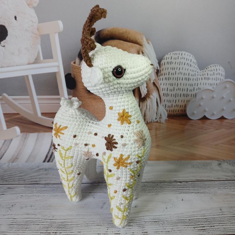 Великодній олень — ціна 550 грн у каталозі Статуетки Купити товари для дому та побуту за