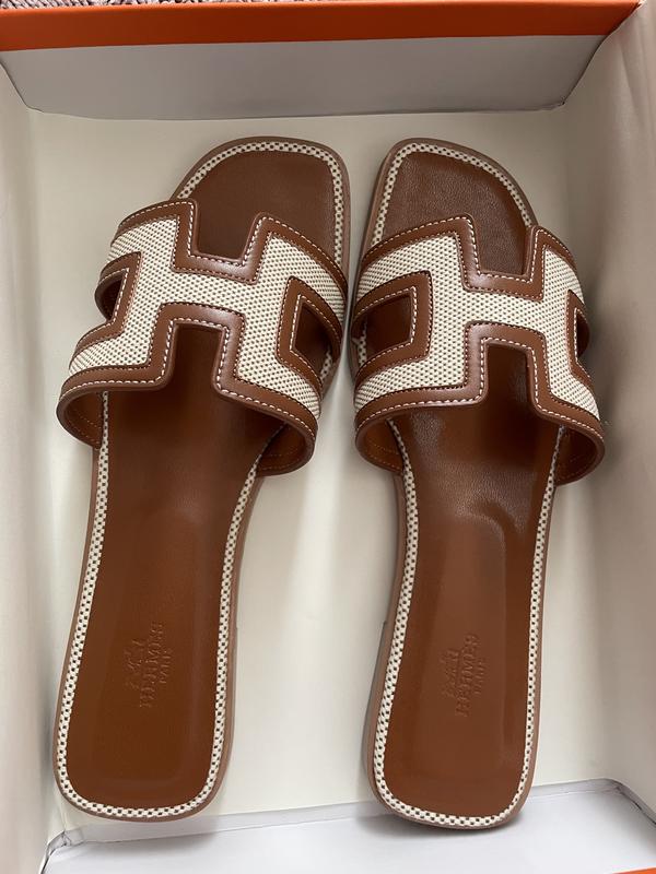 Шлепанцы — цена 3000 грн в каталоге Шлепанцы Купить женские вещи по доступной цене на Шафе