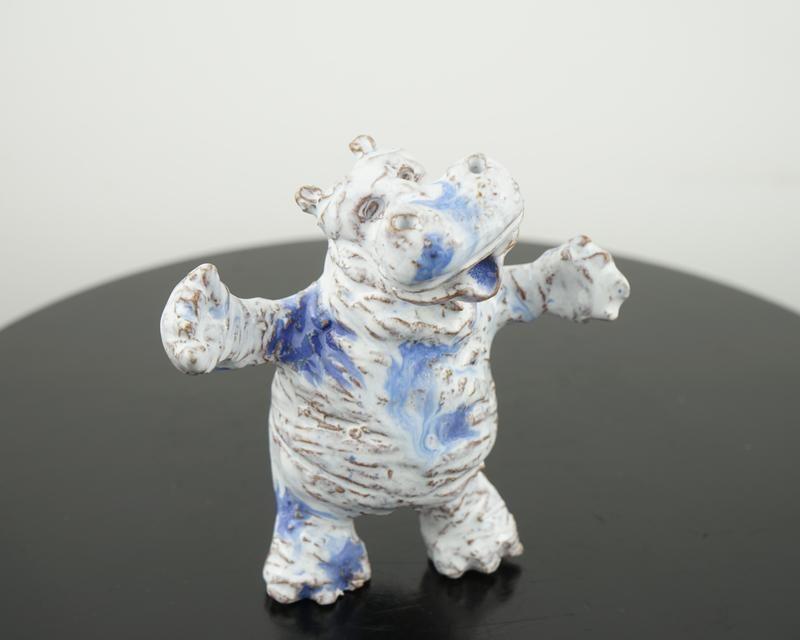 Статуэтка бегемота бело синего декор бегемот Hippopotamus Figurine — цена 285 грн в каталоге