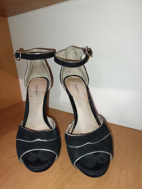 Босаніжки — ціна 55 грн у каталозі Босоніжки Купити жіночі речі за доступною ціною на Шафі