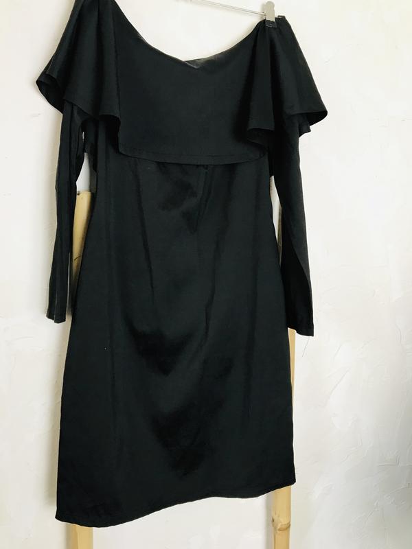 Плаття з рюшами відкриті плечі — ціна 170 грн у каталозі Короткі сукні Купити жіночі речі за