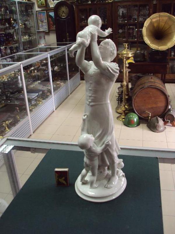 Фигура фарфор германия статуэтка Meissen мама с детьми материнство мейсен мама и дети майсон