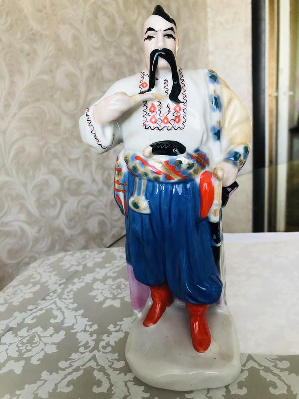 Фарфорова статуетка тарас бульба — цена 850 грн в каталоге Статуэтки Купить товары для дома и
