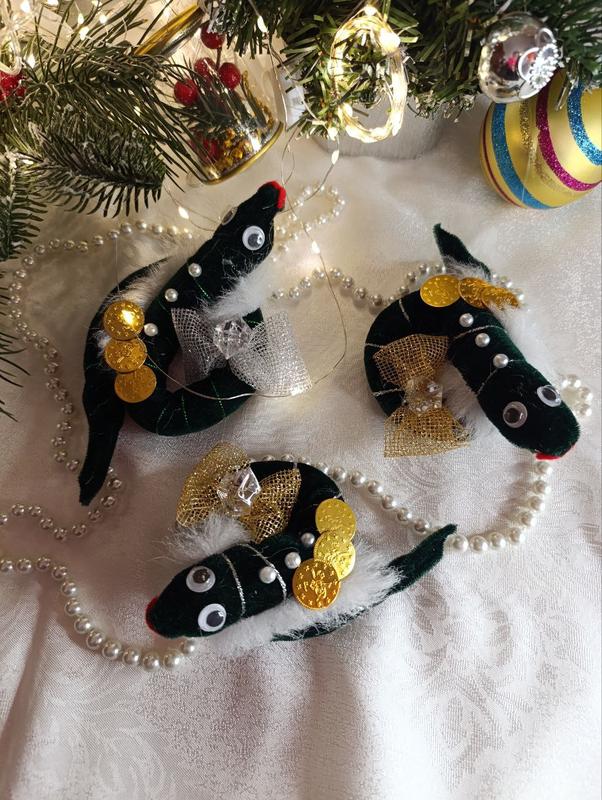 Змія магніт символ 2025 року — ціна 100 грн у каталозі Сувеніри