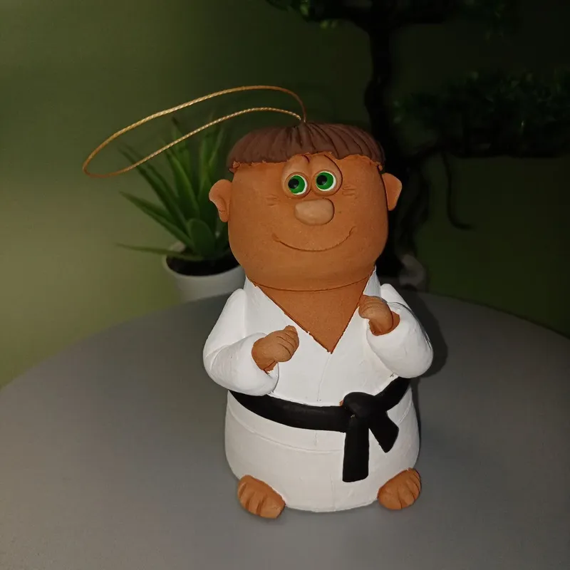 Керамічний дзвіночок боєць айкідо каратист глиняна статуетка ручної роботи подарунок — ціна