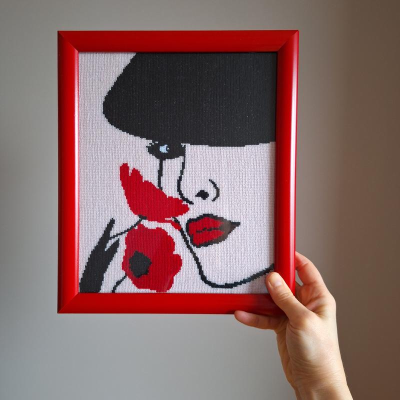 Вишита картина парижанка з дамою і маками вишивка картина вишита — ціна 600 грн у каталозі