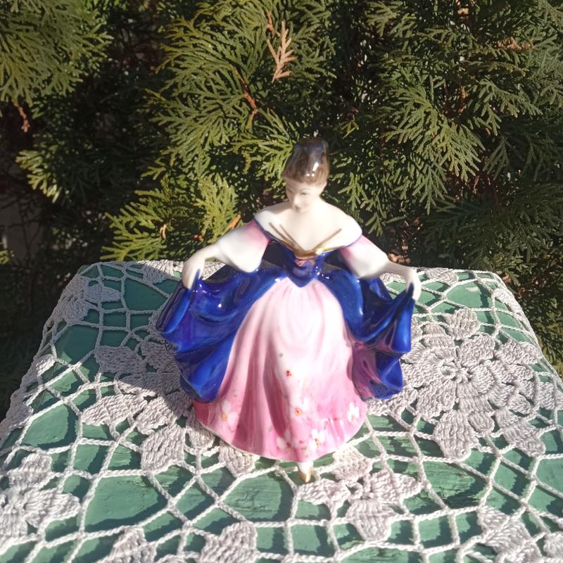 Статуэтка коллекционная из фарфора высокого качества ручной Royal Dalton — цена 1850 грн в