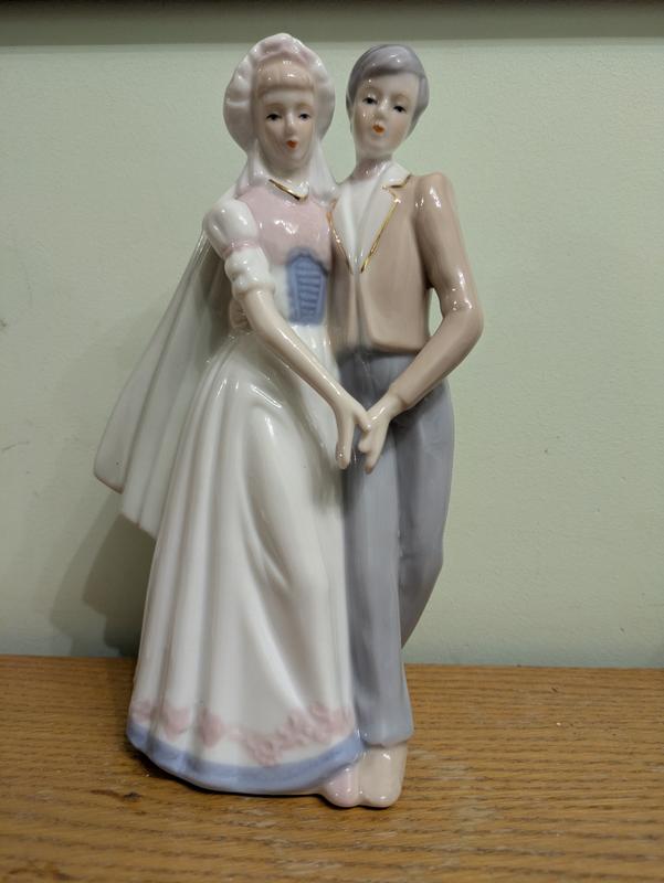 Статуетка порцелянова весільний танець — ціна 2000 грн у каталозі Статуетки Купити товари для