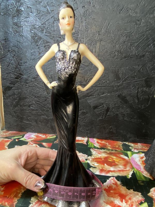 Девушка в вечернем платье мадонная — цена 350 грн в каталоге Статуэтки Купить товары для дома и