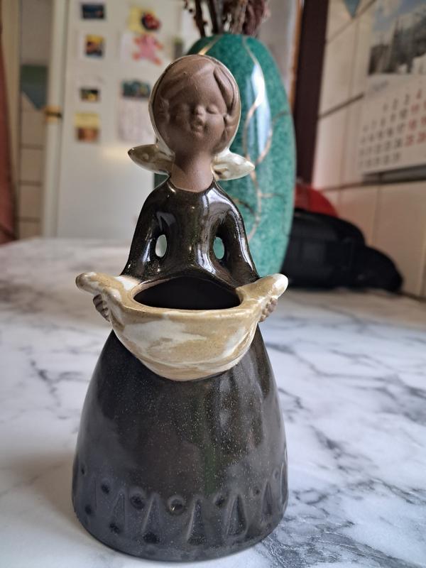 Статуетка ваза — ціна 465 грн у каталозі Статуетки Купити товари для дому та побуту за доступною