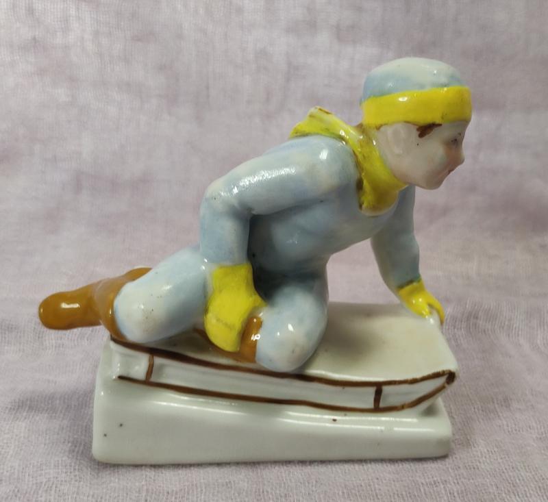 Статуетка хлопчик на санчатах — цена 4150 грн в каталоге Статуэтки Купить товары для дома и быта