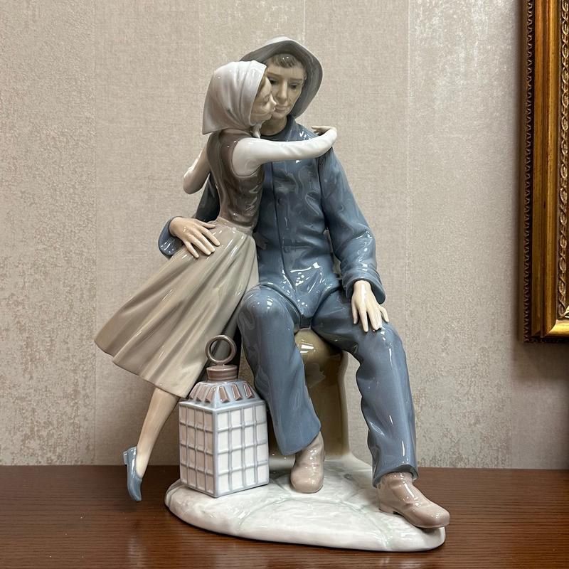 Порцелянова статуетка Lladro «поцілуй — ціна 8800 грн у каталозі