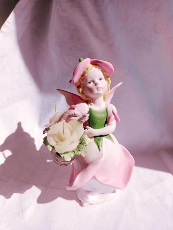 Статуэтка цветочная фея с цветами свечами — цена 140 грн в каталоге Статуэтки Купить товары