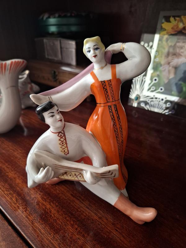 Фарфоровая статетка — цена 350 грн в каталоге Статуэтки Купить товары для дома и быта по