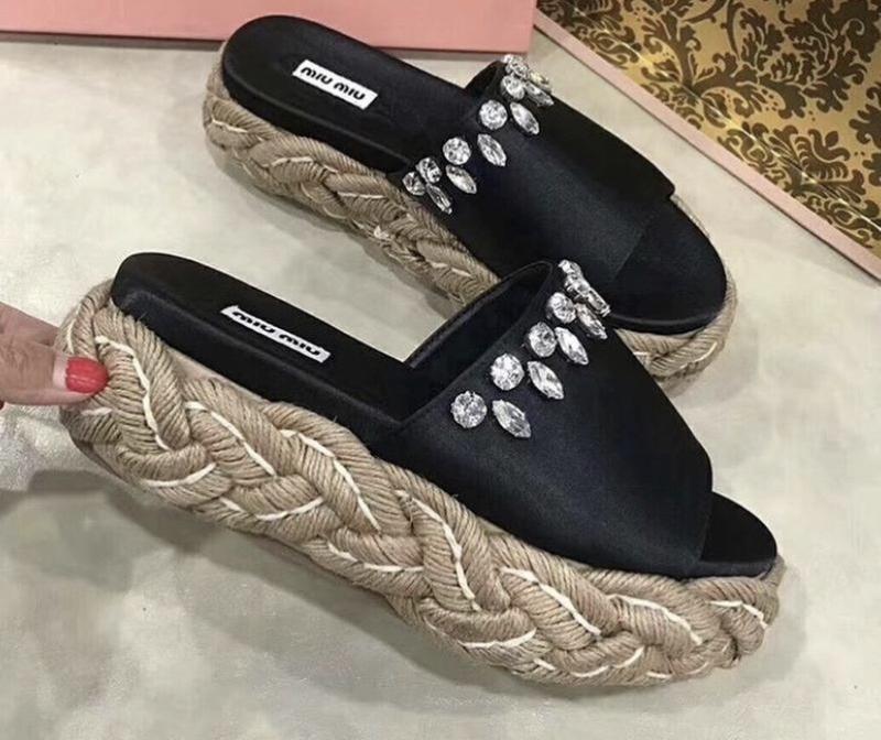 Туфлі шльопанці Miu Miu оригінал — ціна 3999 грн у каталозі Шльопанці Купити жіночі речі за