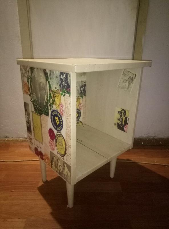 Приліжкова тумбочка з вінтажним декупажем — ціна 400 грн у каталозі Тумби Купити товари для дому