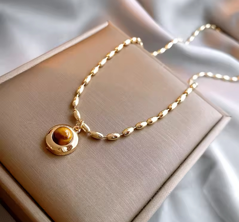 Прикраса тренд з кулоном — ціна 130 грн у каталозі Ланцюжки Купити аксесуари за доступною ціною