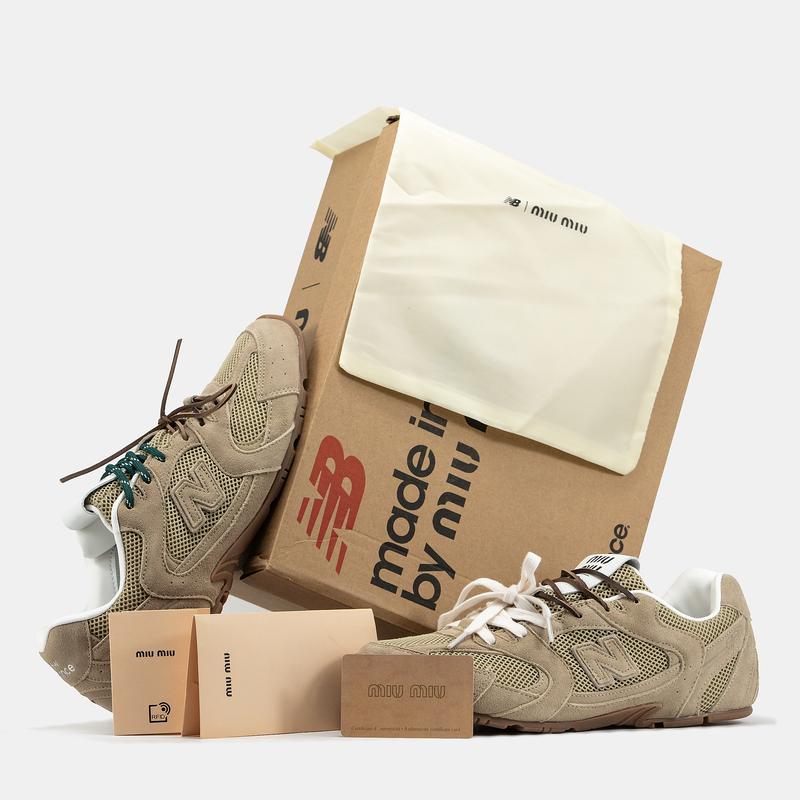 Кросівки New Balance 530 X Miu Miu — ціна 3600 грн у каталозі Кросівки