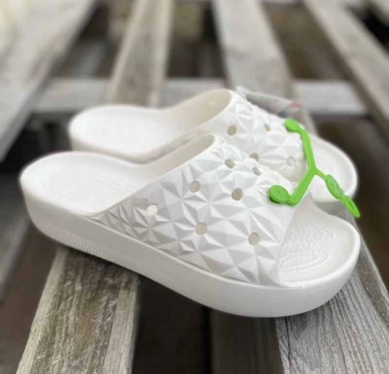 Crocs slide geometric white original крокси белые шлепки на платформе ...