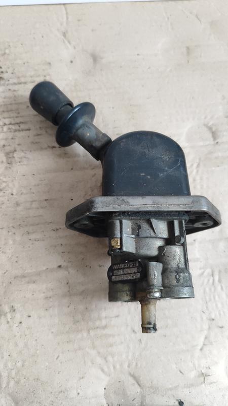 Кран ручника renault midliner 5010145721, 9617230160 — цена 1800 грн в ...