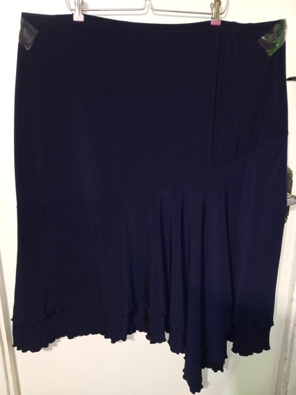 Трикотажна щільна стрейч асиметрична синя спідниця на гумці мега батал ...