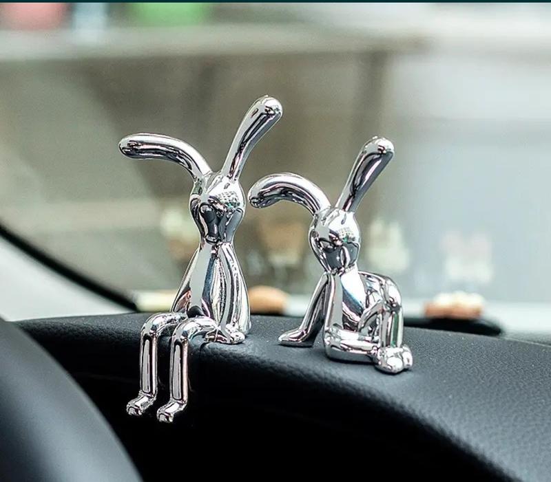 Статуетки сріблясті зайці в автомобіль для дому — ціна 135 грн у