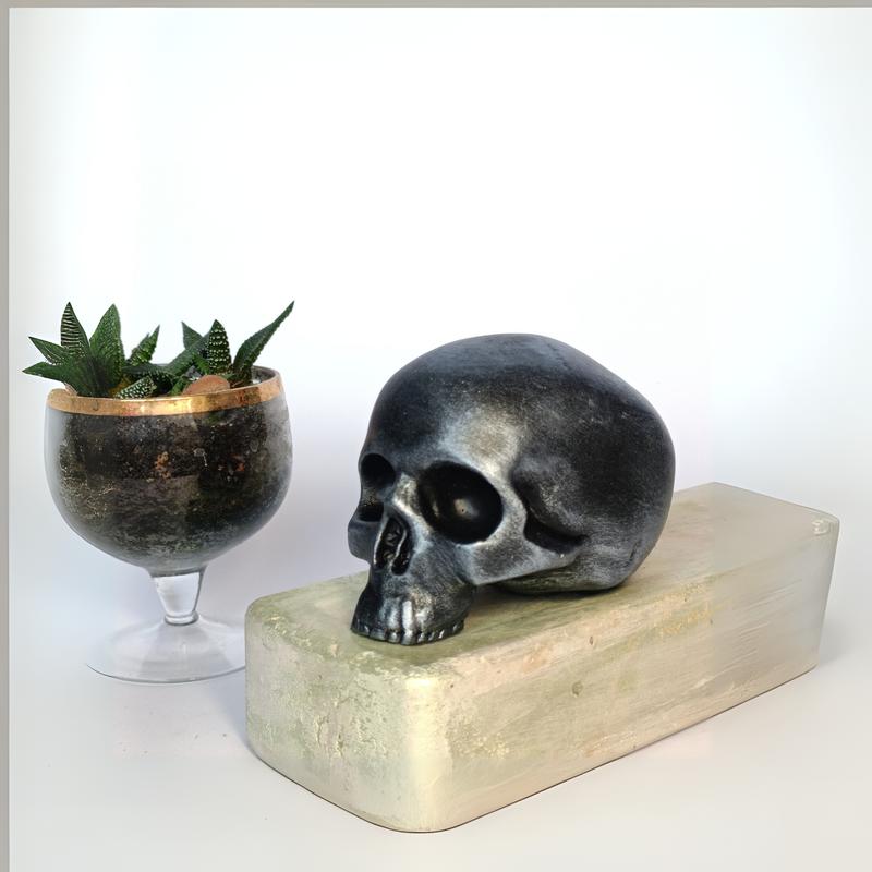 Авторська скульптура статуетка реалістичний череп імітація зістареного срібла 11 см декор для