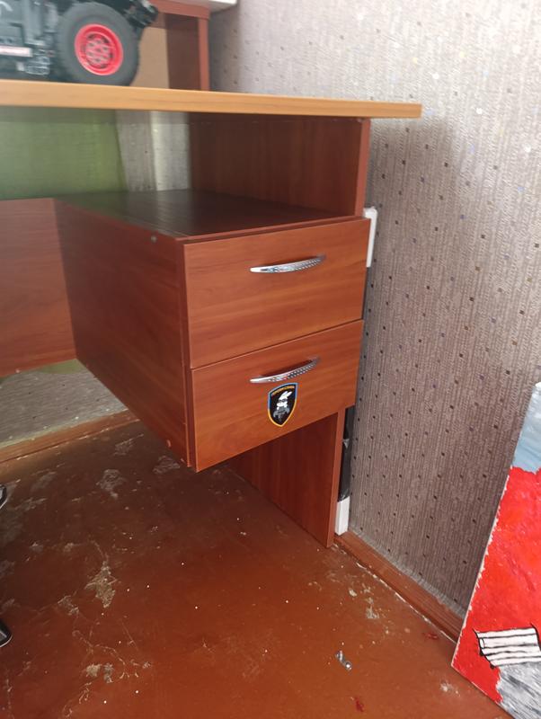 Письмовий стіл — ціна 500 грн у каталозі Столи Купити товари для дому та побуту за доступною