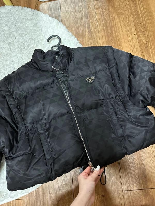 Куртка жилет Prada — ціна 3200 грн у каталозі Куртки Купити жіночі речі за доступною ціною на