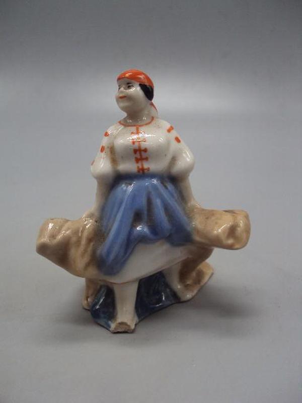 Фигура фарфор статуэтка коростень женщина колхозница со снопами девушка миниатюра 7 5 см №14036