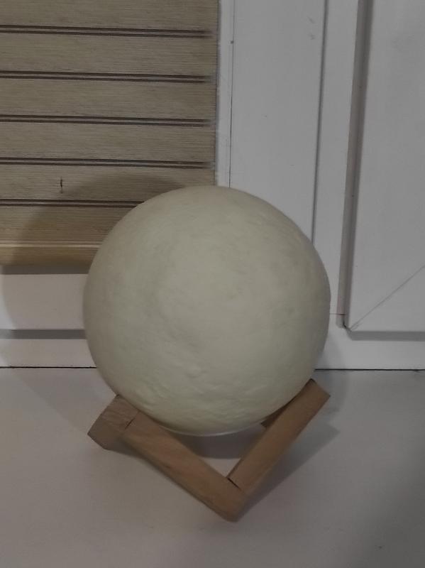 Ночник в виде луны — цена 499 грн в каталоге Светильники Купить товары для дома и быта по