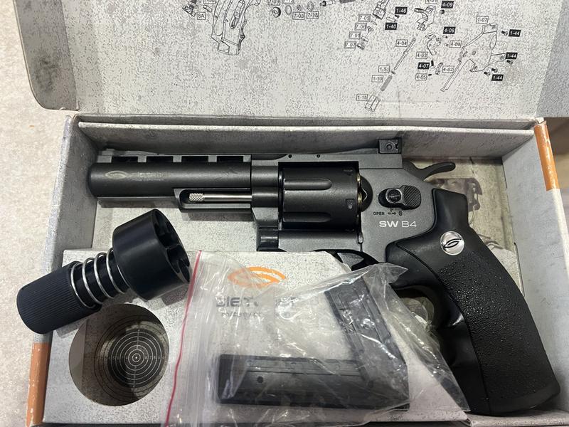 Пневматический револьвер Gletcher Sw B4 — цена 3000 грн в каталоге Военные игры и снаряжение