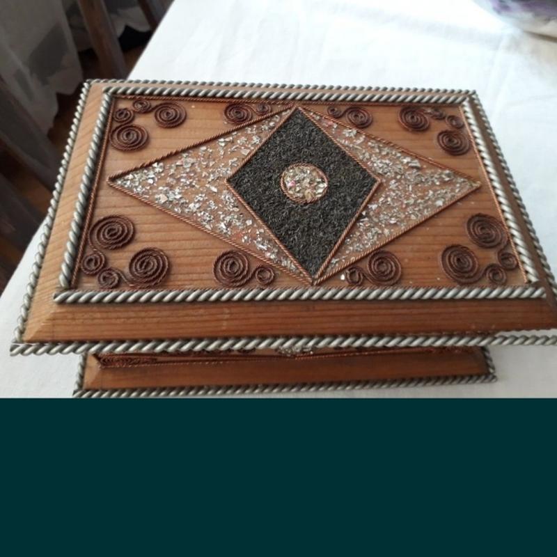 Шкатулка деревяна ручної дизайнерської роботи — ціна 3300 грн у каталозі Скриньки Купити товари