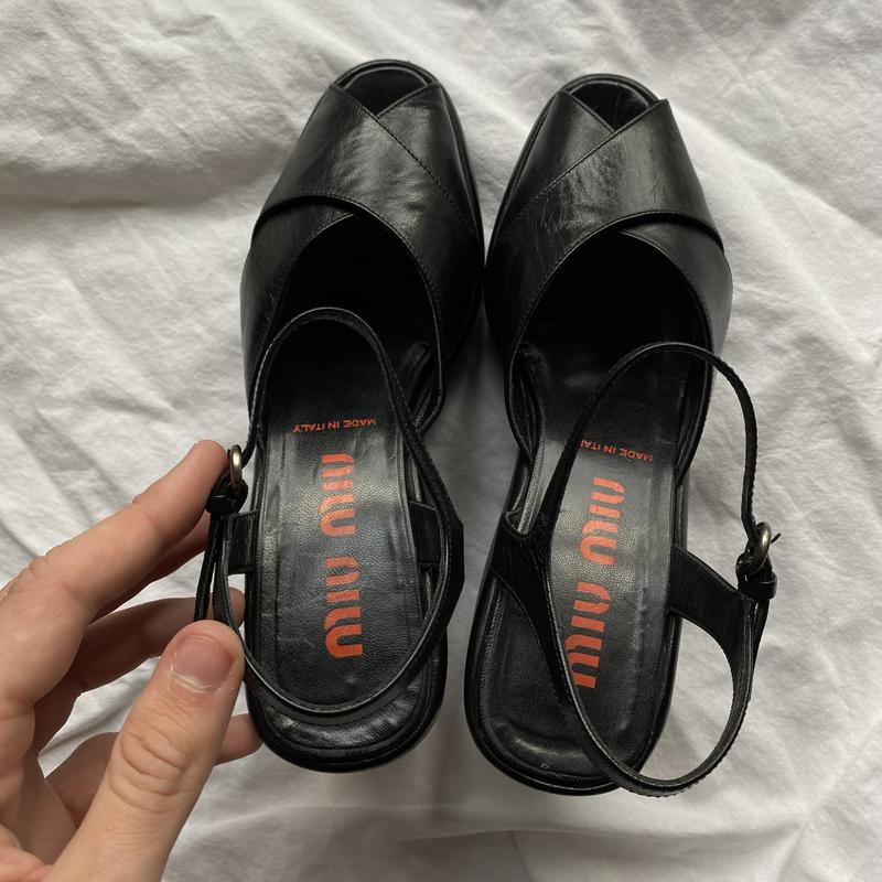 Туфлі сандалі босоніжки Miu Miu — ціна 1200 грн у каталозі Босоніжки Купити жіночі речі за