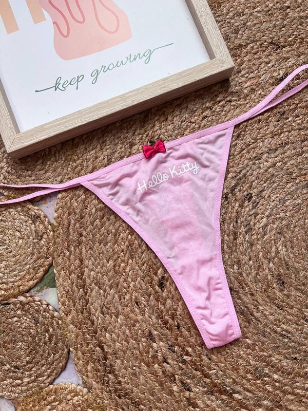 Трусики стрінги Hello Kitty — ціна 85 грн у каталозі Трусики Купити жіночі речі за доступною