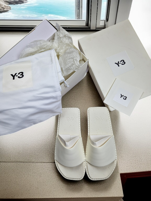 Adidas yohji yamamoto y-3 water шльопанці white — ціна 2000 грн у ...
