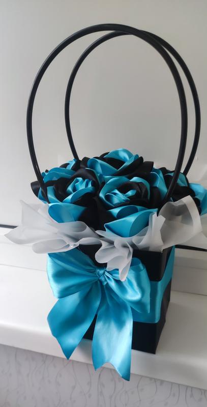 Букет из атласной ленты — цена 250 грн в каталоге Искусственные цветы Купить товары для дома и