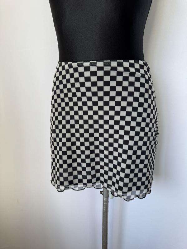 Handm мініспідниця в шашечку в карту емо альтернатива чорно біла сітка коротка спідничка — ціна