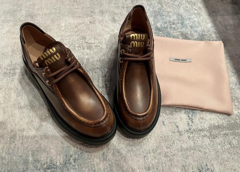 Лофери туфлі Miu Miu — ціна 4899 грн у каталозі Лофери Купити жіночі речі за доступною ціною на