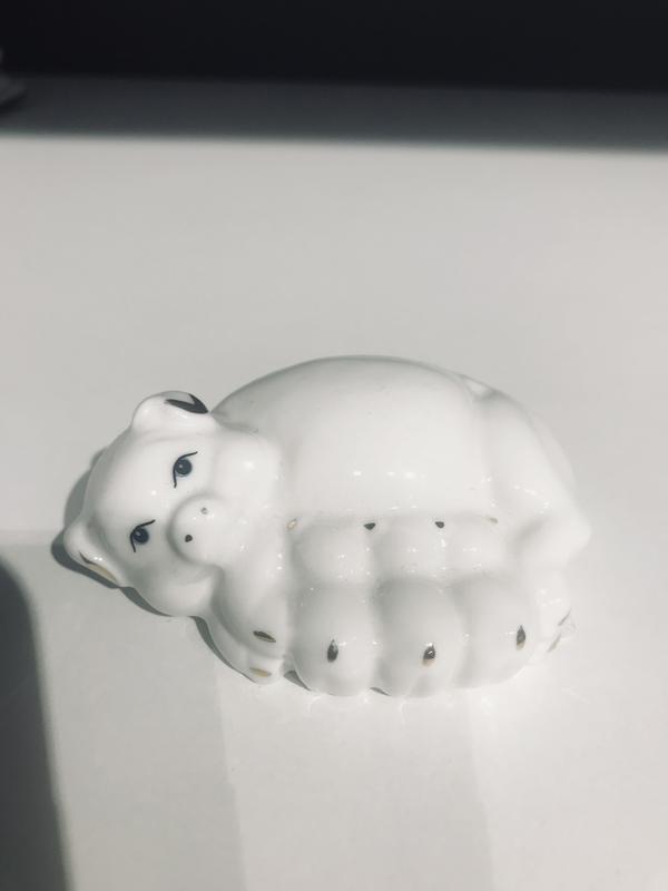 Статуетка скульптура свинки — цена 100 грн в каталоге Статуэтки Купить товары для дома и быта по