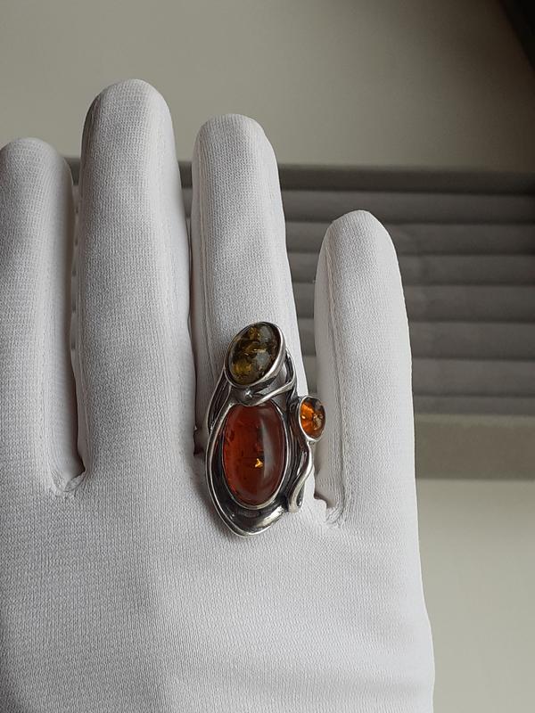 Срібне кільце з бурштином — ціна 1100 грн у каталозі Кільця і персні Купити аксесуари за