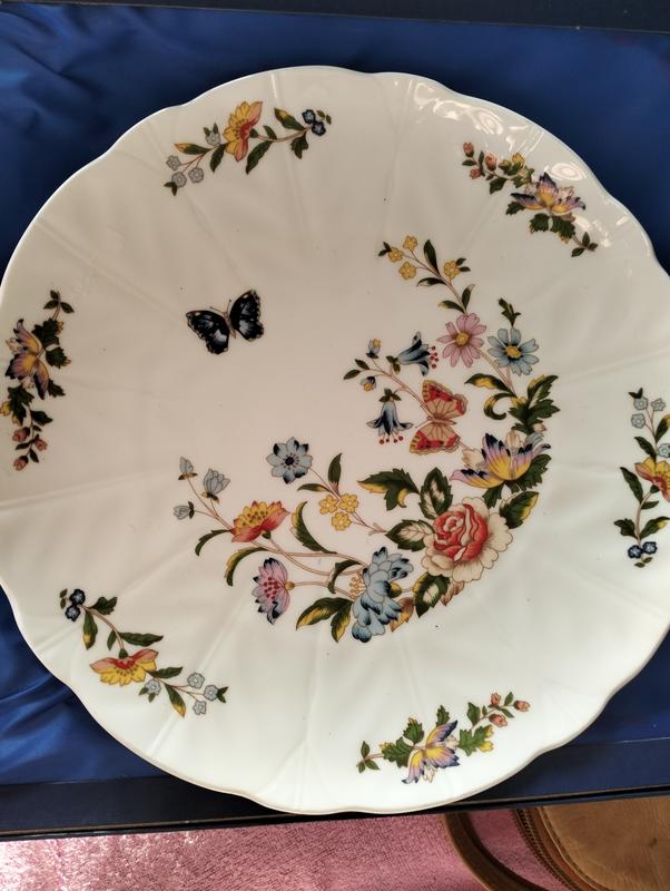 Фарфорове сервірувальне блюдо Cottage Garden Aynsley — ціна 700 грн у каталозі Тарілки Купити