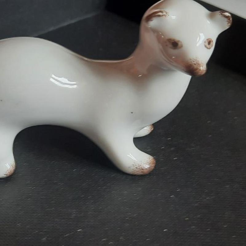 Вінтажна фарфорова статуетка ласка зимою срср 4т — ціна 490 грн у каталозі Статуетки Купити