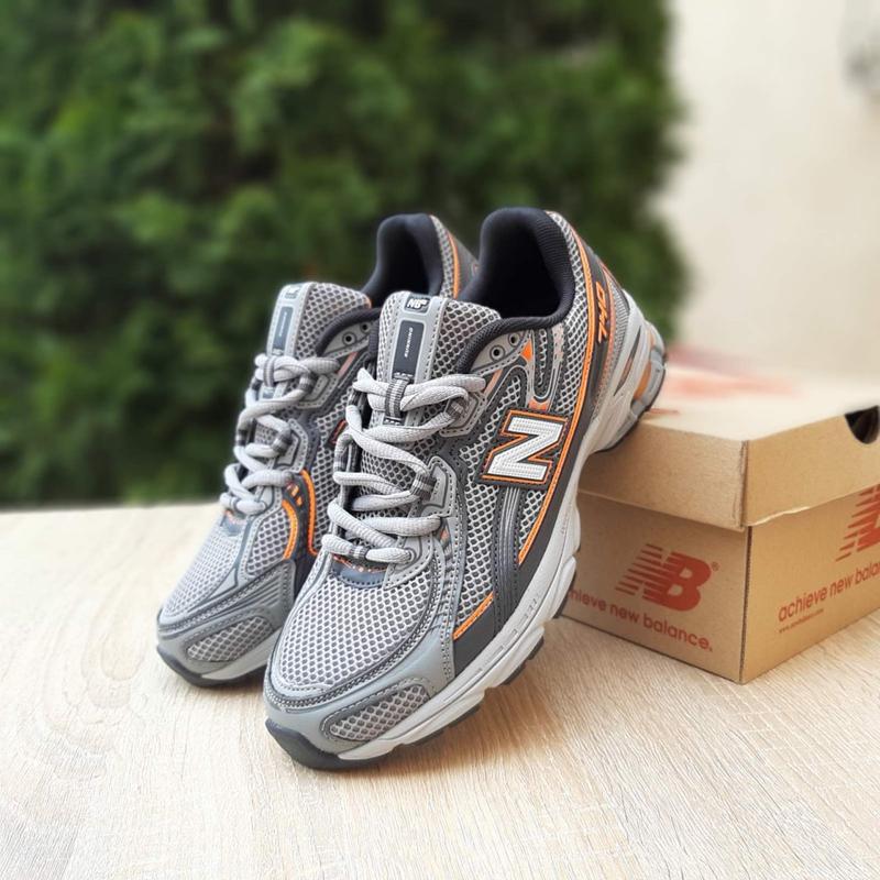Жіночі кросівки new balance 740 сірі з помаранчевим — ціна 2080 грн у ...