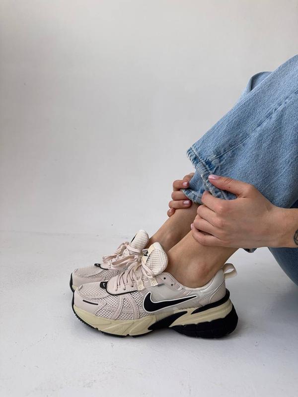 Nike v2k runtekk beige black — ціна 2800 грн у каталозі Кросівки Купити ...