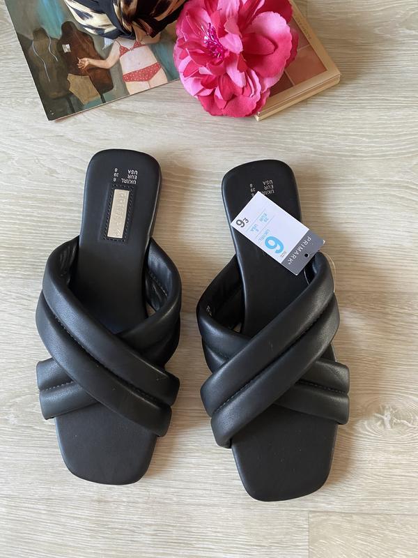 Стильные черные шлепки — ціна 600 грн у каталозі Шльопанці Купити жіночі речі за доступною ціною