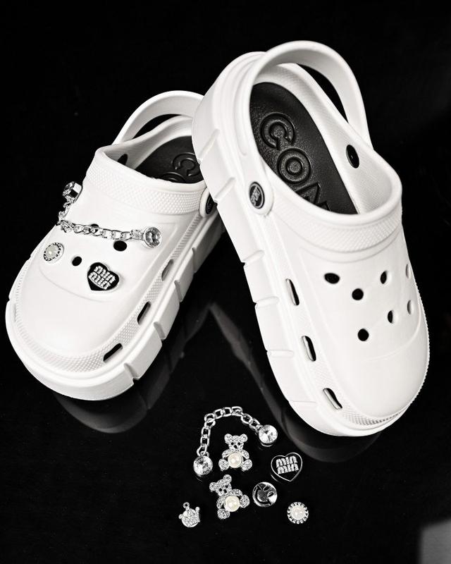 Womens Crocs White Miu Miu — ціна 899 грн у каталозі Шльопанці Купити жіночі речі за доступною