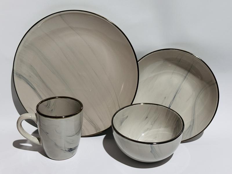 Набір керамічного посуду Marble — ціна 250 грн у каталозі Тарілки Купити товари для дому та