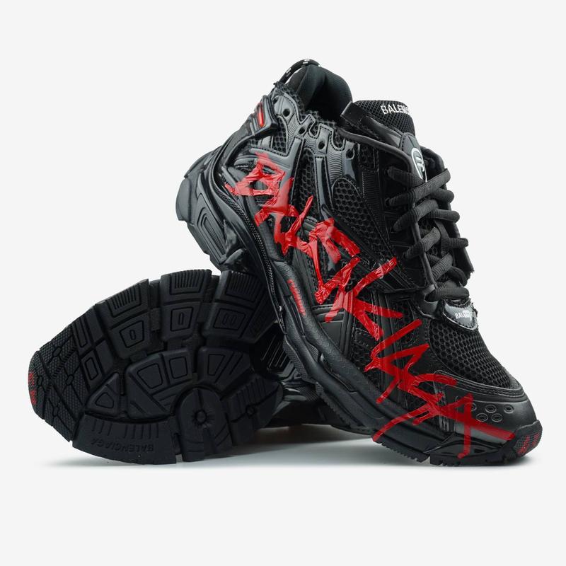 Balenciaga runner graffiti black red — ціна 4240 грн у каталозі ...