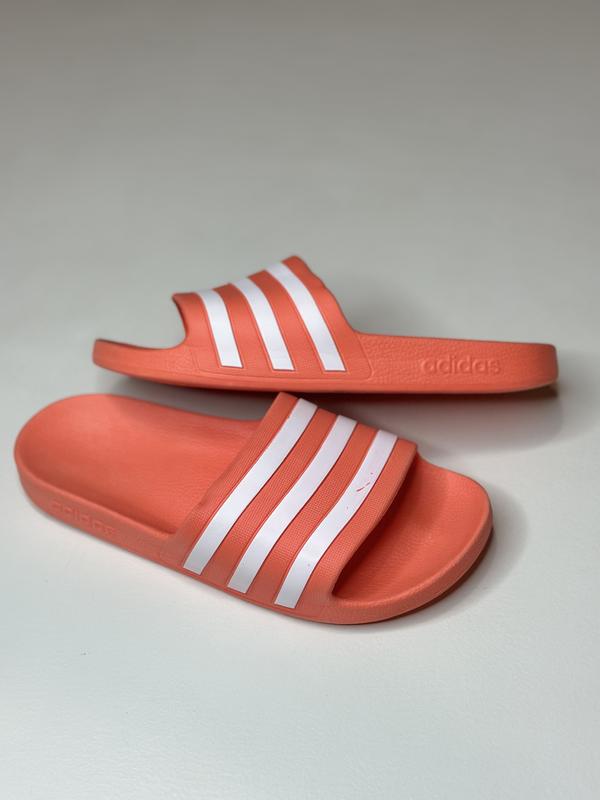 Adidas шлепки — цена 450 грн в каталоге Шлепанцы Купить женские вещи по доступной цене на Шафе